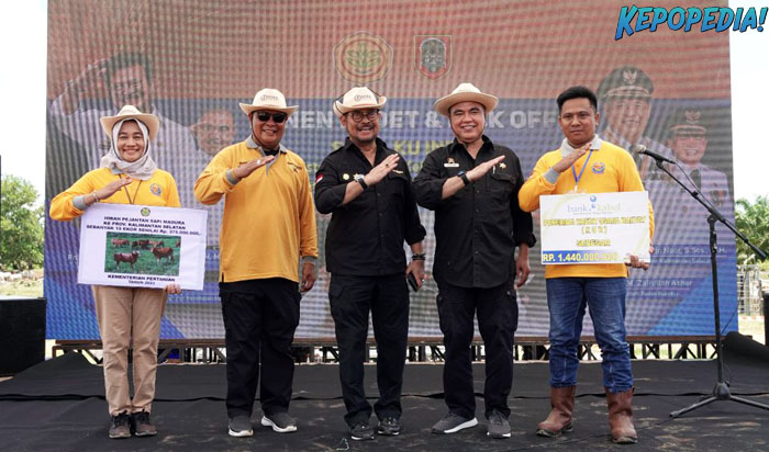 Mentan Luncurkan Siska Ku Intip, BBPP Kementan Kawal Integrasi Sapi - Sawit di Kalsel